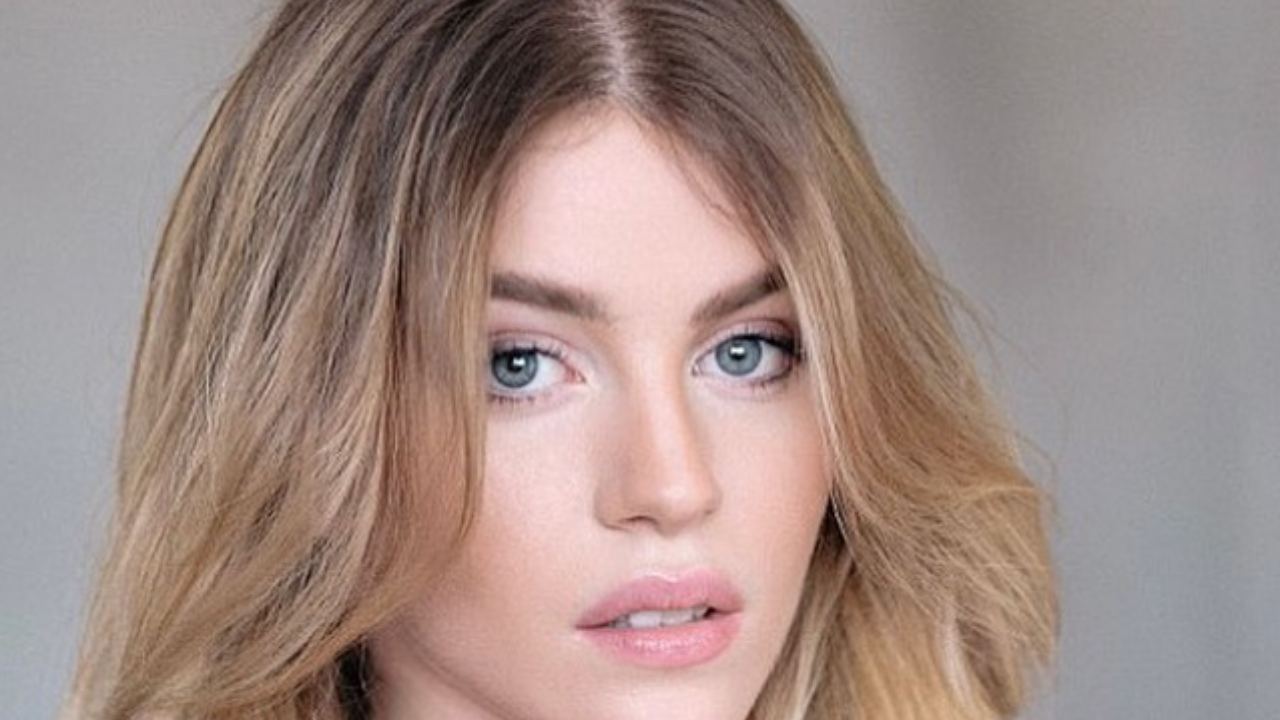 "La perfezione" Sara Croce e il suo grande debutto: la scollatura va oltre